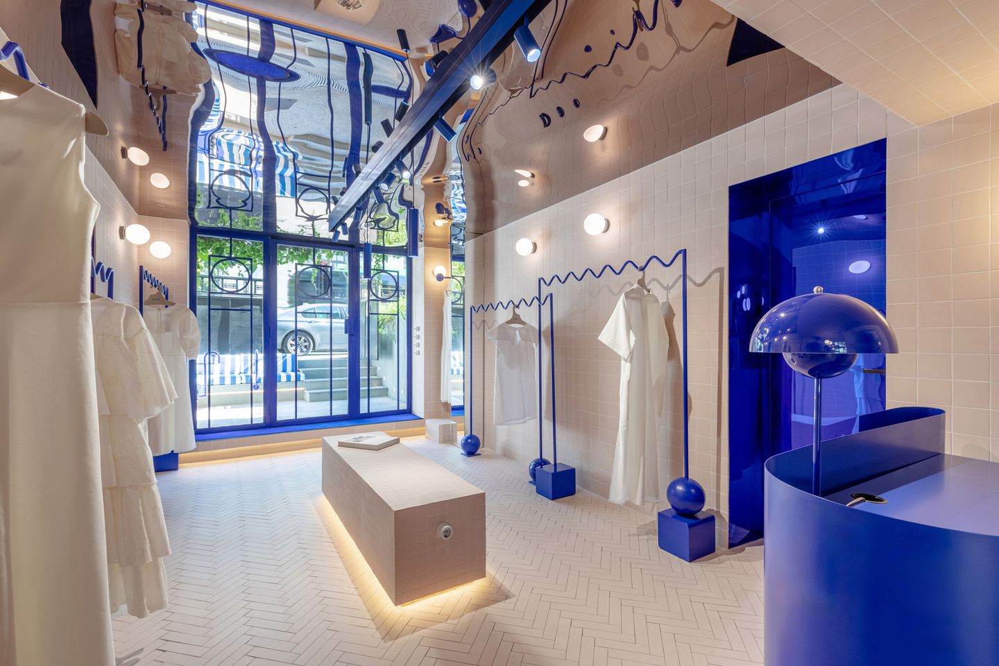 Micro Retail Space Design: Veron The Shop by IOG Arhitectura ...